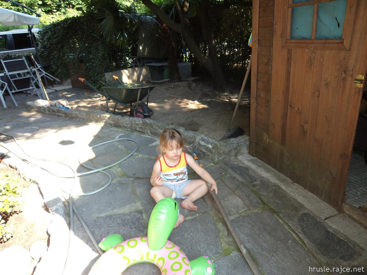 Itálie 2012- Jezero Maggiore – hrusle – album on Rajče